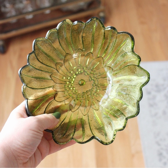 Indiana Glass | Accents | Vintage 7 Round Bowl Lily Pons Green Avocado ...